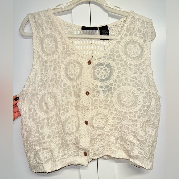 Liv Los Angeles | Tops | 0 Cotton Cream Crochet Embroidered Vest | Poshmark